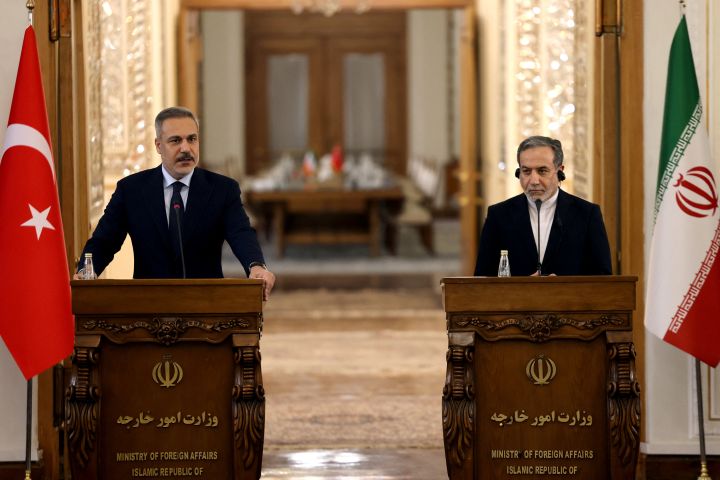 Iran and Turkey Agree to Build Key Trade Rail Link